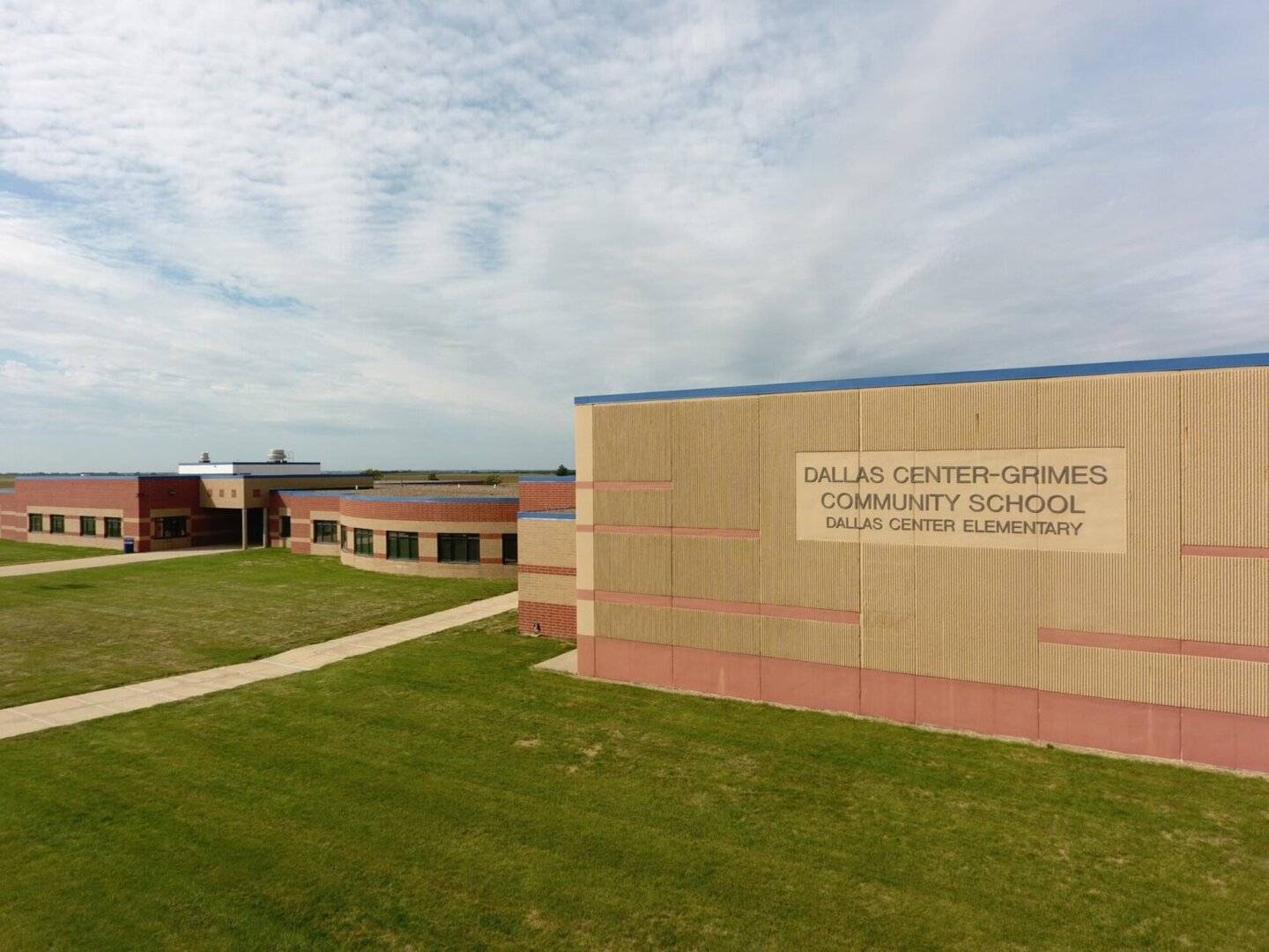 Dallas Center Elementary | DCG Community School District